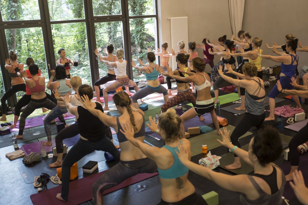 Was ist Forrest Yoga? – Mandalay Yoga